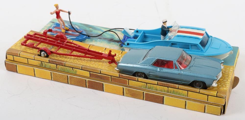 Corgi Toys The ‘Riviera’ Gift Set 31
