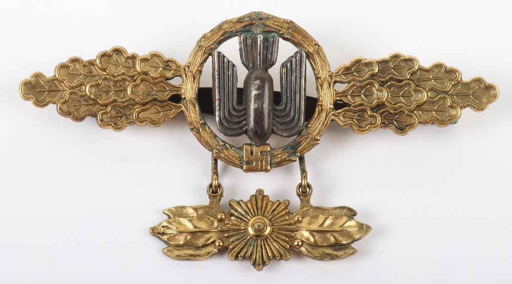 Luftwaffe Bombers Operational Flying Clasp in Gold with Pendant