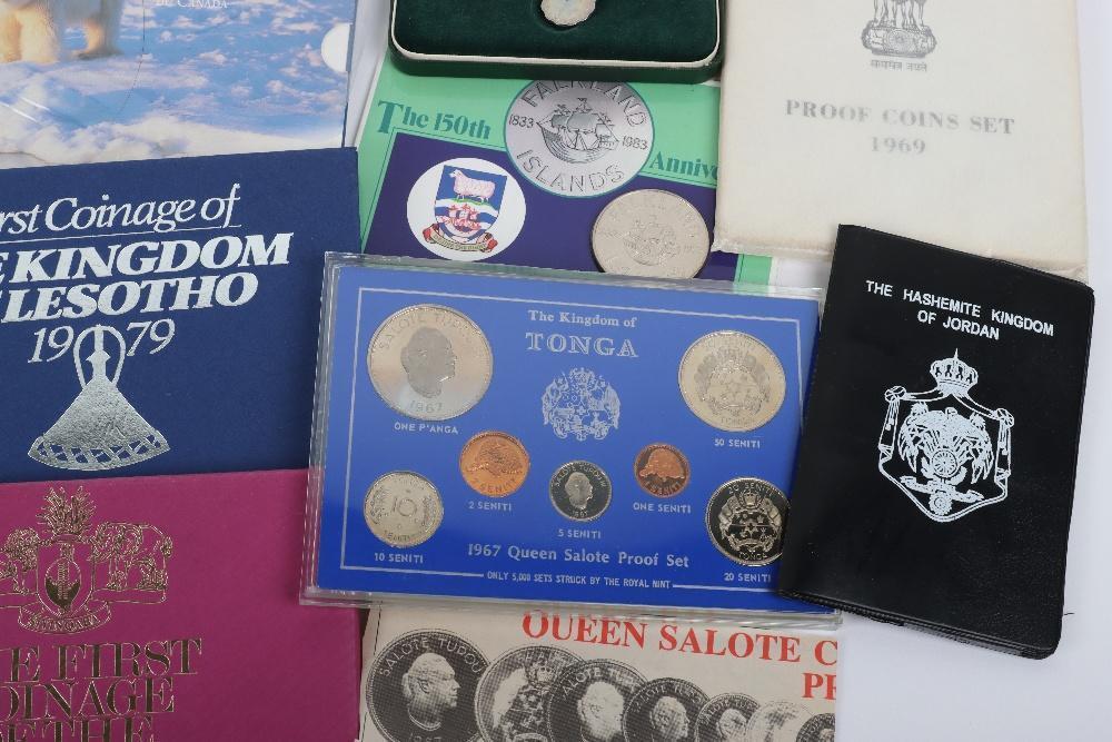 World proof and uncirculated sets