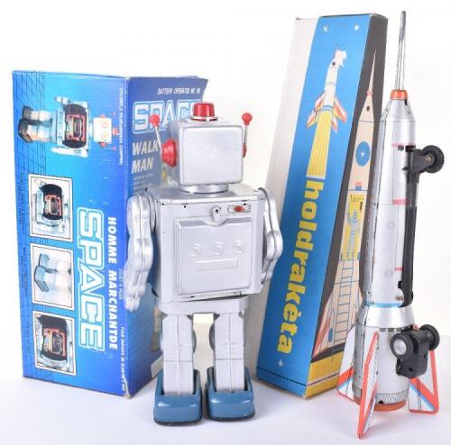 Battery Operated ME 100 Tinplate Space Walkman Robot