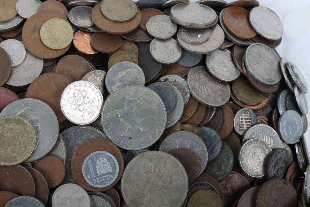 A large amount of GB and word coinage, 18th century onwards including ...