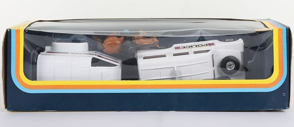Corgi Mounted Metropolitan Police Set 44