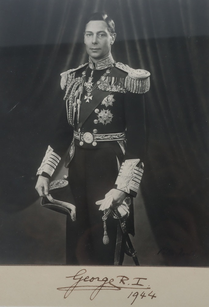 King George VI and Queen Elizabeth (The Queen Mother) 1944 Signed ...