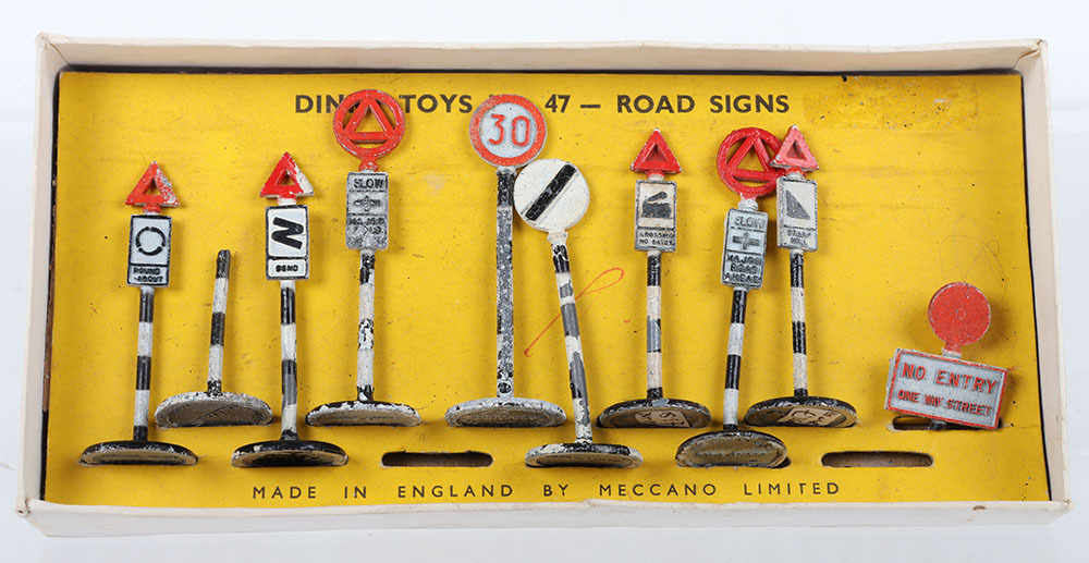 Dinky Toys Road Signs & Accessories