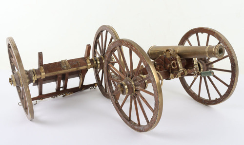 MODERN MODEL OF A US CIVIL WAR ARTILLERY CANNON AND LIMBER