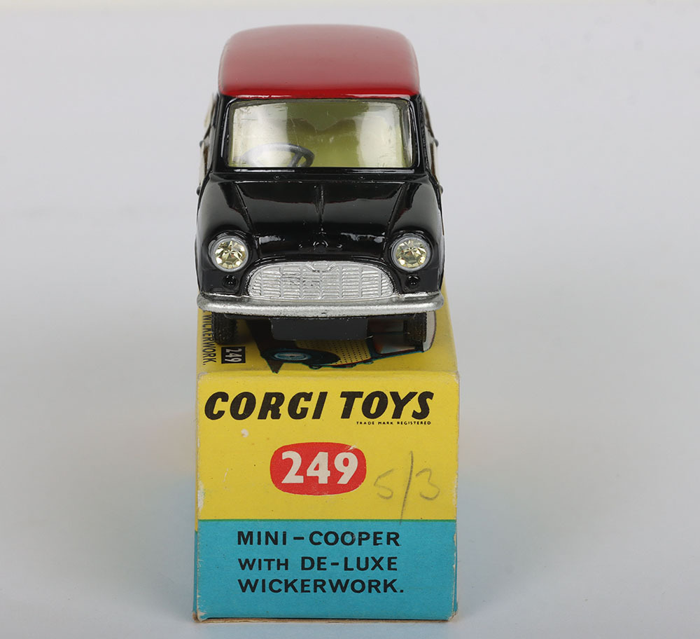 Corgi Toys 249 Mini Cooper with Deluxe Wickerwork,cast wheel hubs