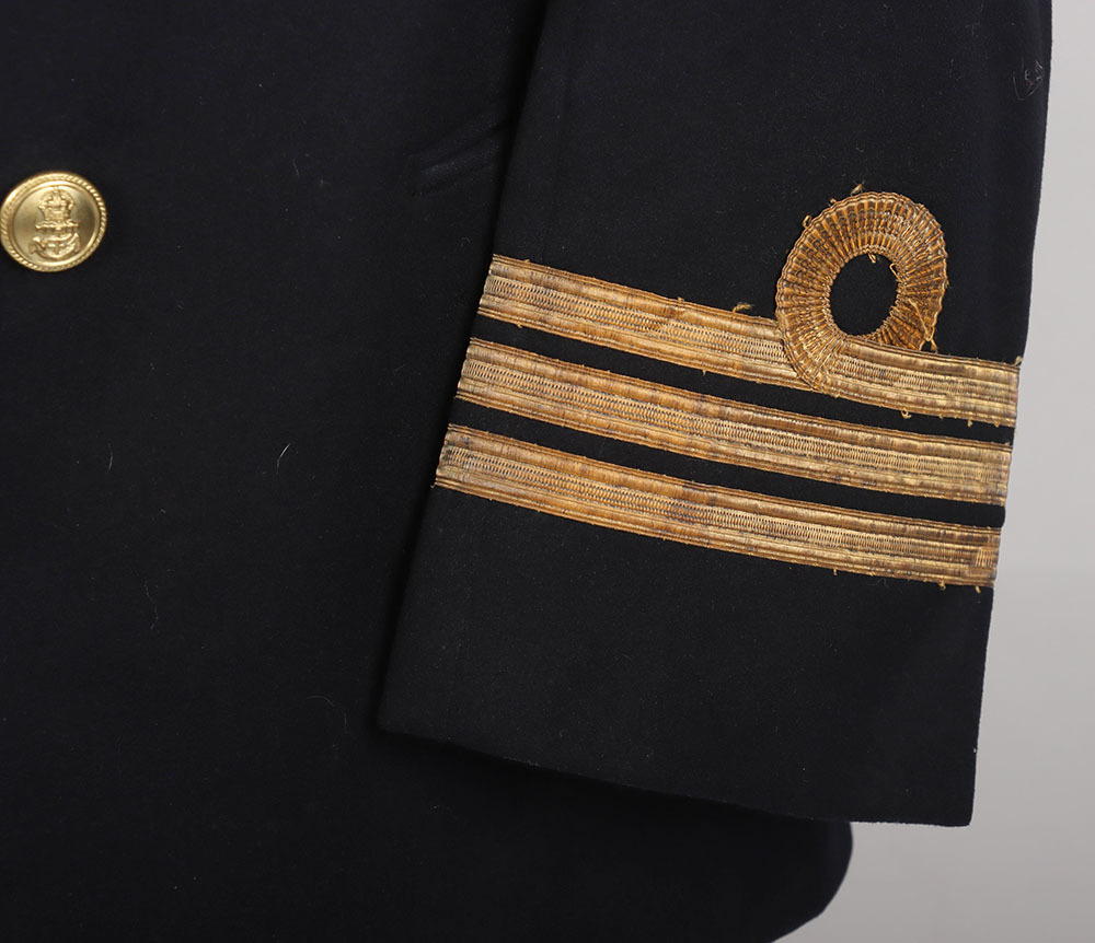 WW2 Period Royal Navy Commanders Tunic and Peaked Cap