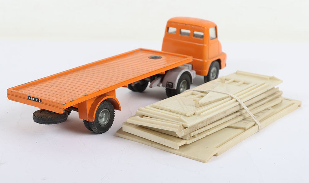Tri-ang Spot On Models 111A/OG Ford Thames Trader with Artic Flat Float ...